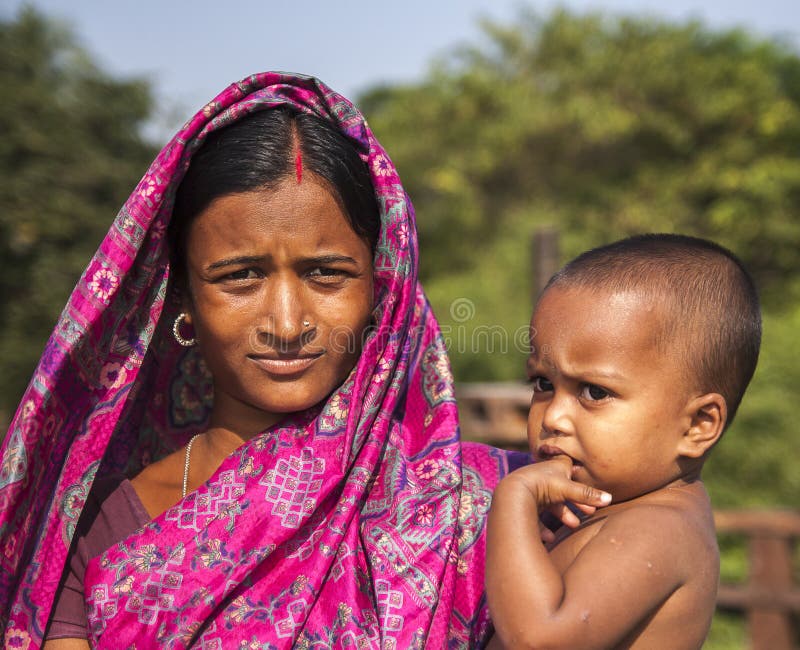 In India, Nemen De Mensen Hun Maaltijd Op De Straat Redactionele Stock ...