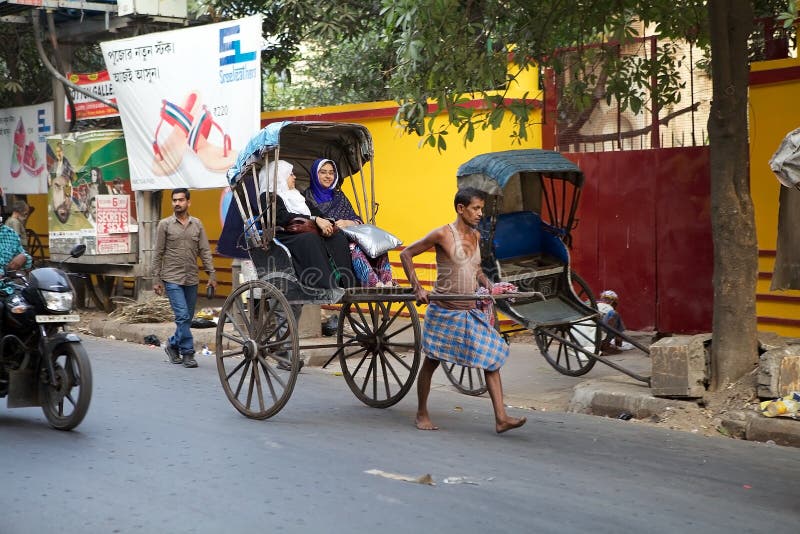 Rikscha in Kolkata, Indien redaktionelles foto. Bild von zieleinheit ...