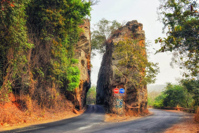 Black Star Gate Monument Accra Ghana Editorial Stock Image - Image of ...