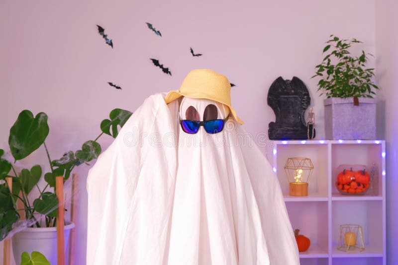 The Ghost is Getting Ready for Vacation. the Ghost Goes on Trip, Travel ...