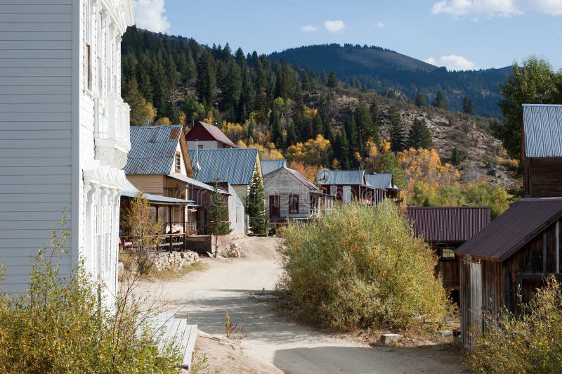 Ranch house in midwest stock image. Image of luxury, wyoming - 5107323
