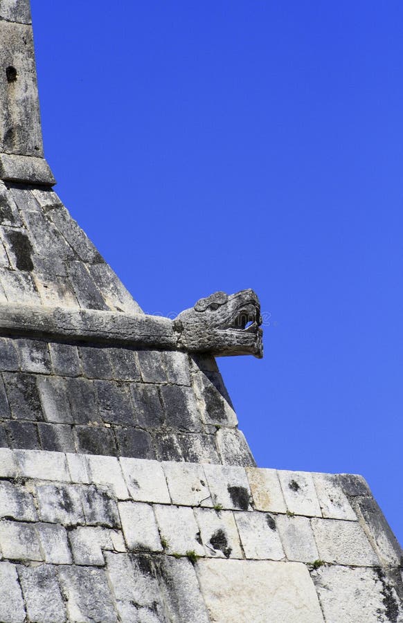 Statua Di Pietra Della Testa Del Giaguaro Alla Piattaforma Di Eagles E ...