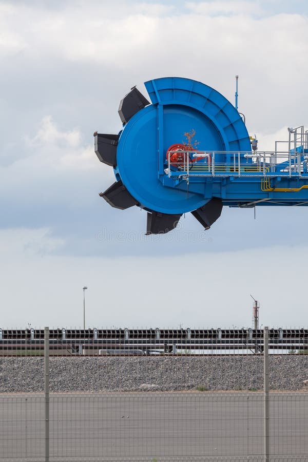Giant Bucket Wheel Excavator Stock Image - Image of carbon, earth: 33103507