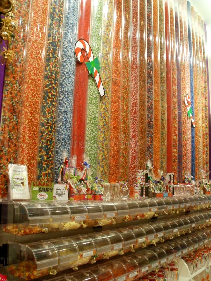 Candy store in Dubai Mall editorial image. Image of city - 38240850
