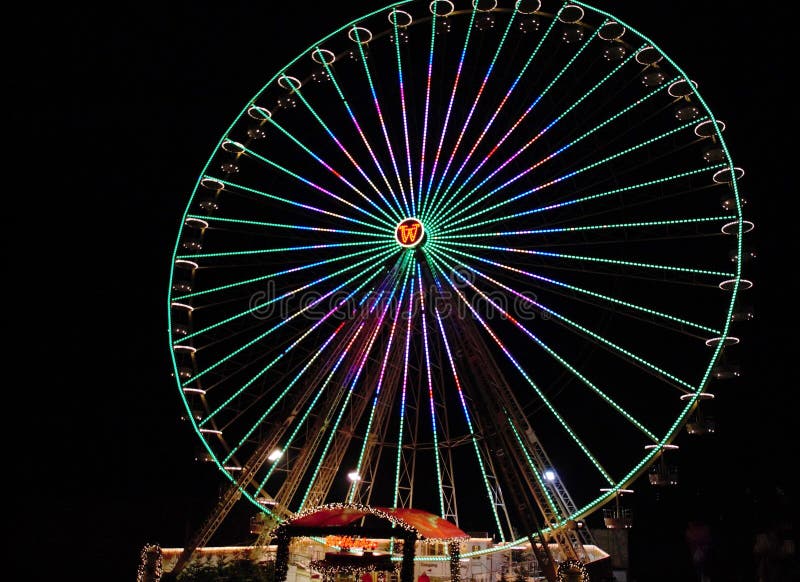 Giant Ferris Wheel editorial stock image. Image of panoramic - 81141024