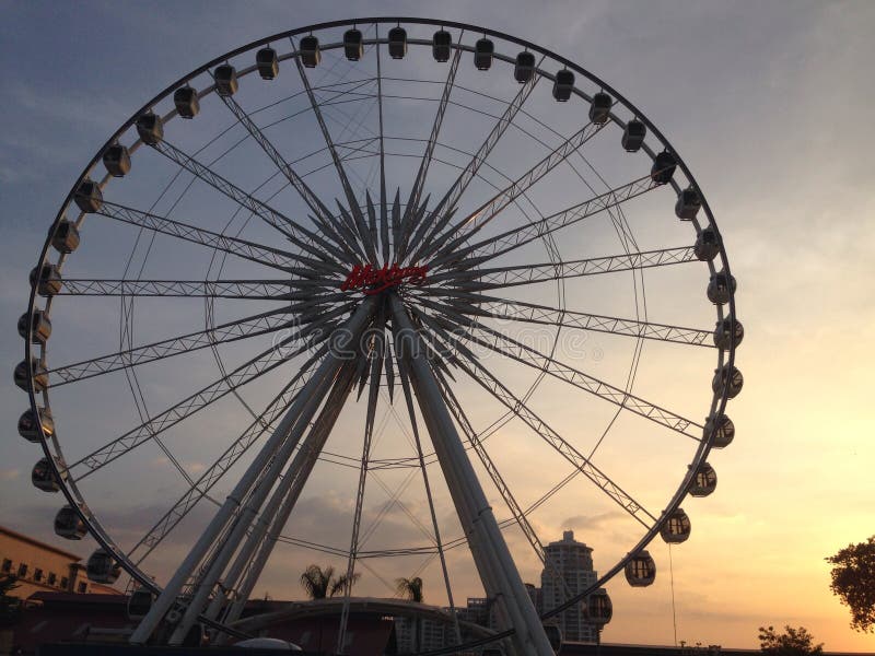 Giant ferris wheel stock photo. Image of wheel, ferris - 43471094