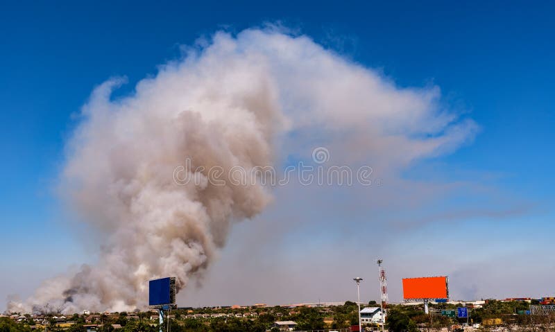 Giant Fire and Smoke in City Stock Photo - Image of burnt, emergency ...