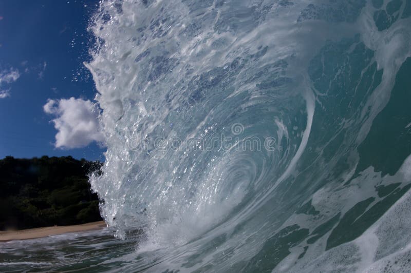 Giant hollow wave stock image. Image of hawaii, shore - 4034321