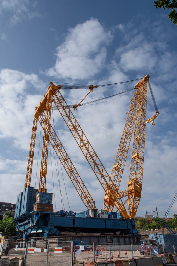 Giant yellow crane stock image. Image of city, architecture - 283210999