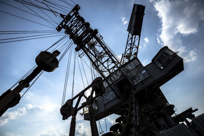 Gigantische Graafwerktuigen in Niet Meer Gebruikte Kolenmijn Ferropolis ... Gigantische Graafwerktuigen in Niet Meer Gebruikte Kolenmijn Ferropolis ...