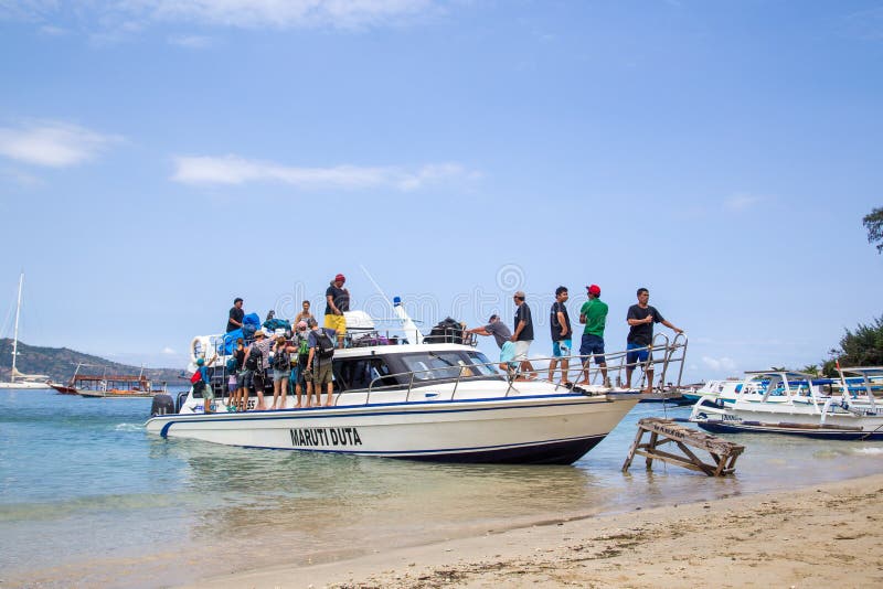 Gili Islands Ferry foto editorial. Imagen de exterior - 103665996