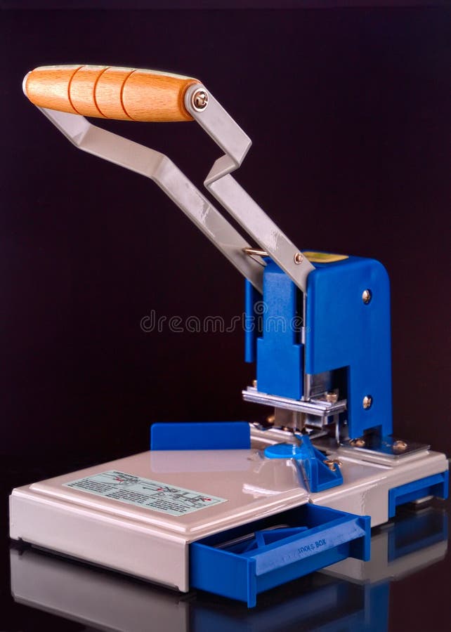 Giljotin fotografering för bildbyråer. Bild av utrustning - 11509965