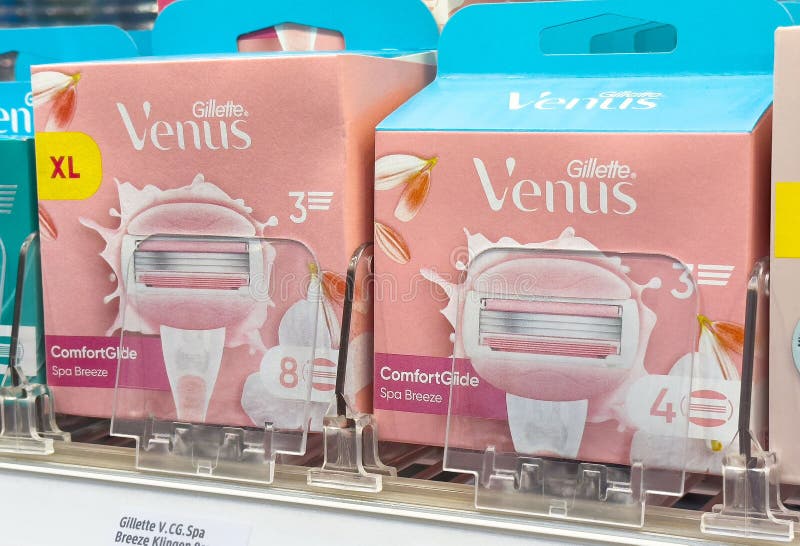 Gillette Venus Comfortglide Spa Breeze Razor Refill Packs Display in ...