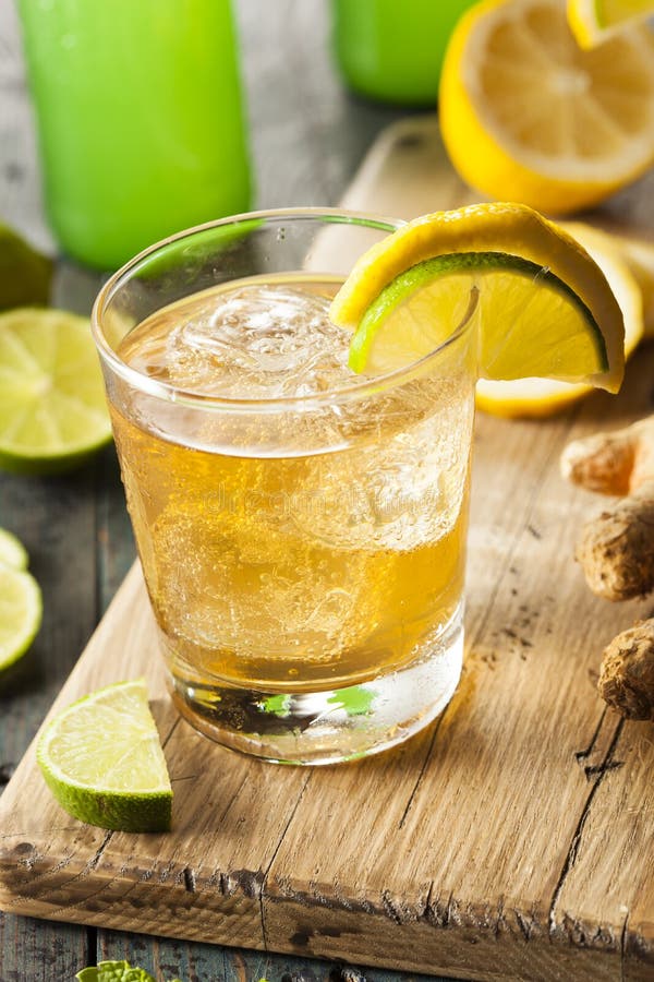 Ginger ale foto de archivo. Imagen de jengibre, refresco - 74660550