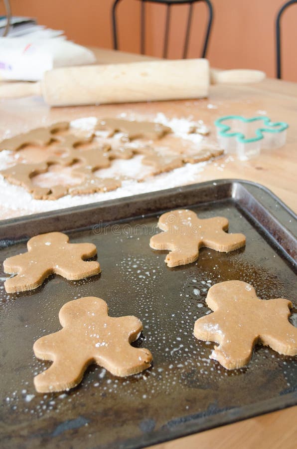 254 Baking Gingerbread Man Oven Stock Photos - Free & Royalty-Free ...