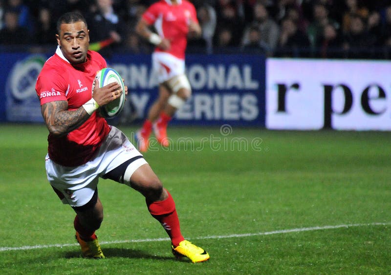Giocatore Di Rugby Del Tonga Con La Palla Immagine Editoriale ...
