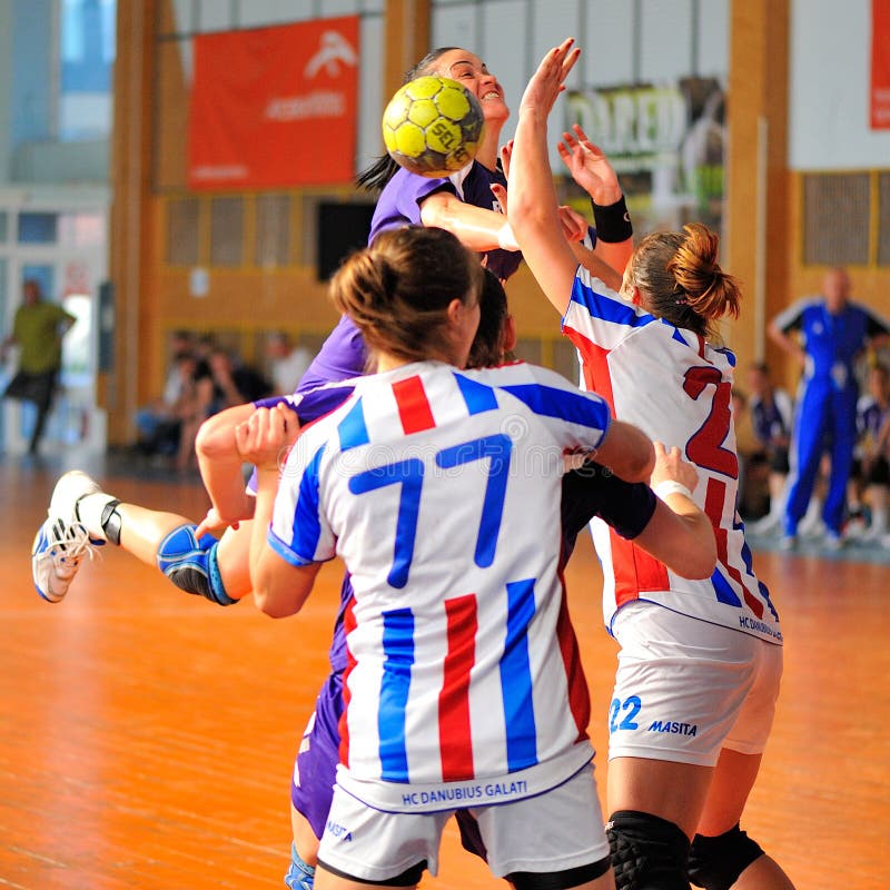 Giocatori di pallamano immagine editoriale. Immagine di gioco - 33704530