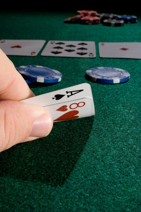 Giocare a poker immagine stock. Immagine di sguardo, texas - 7152023
