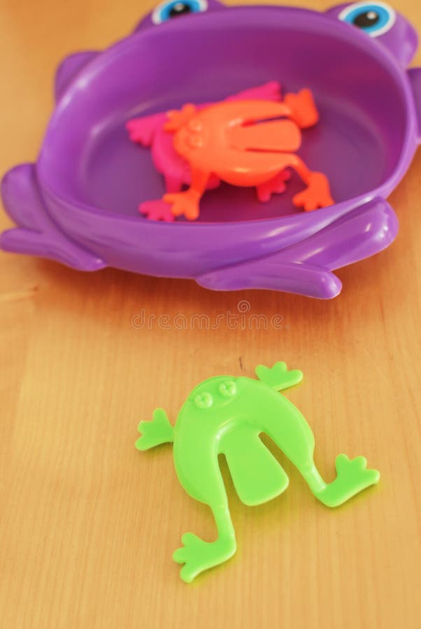 Gioco della rana immagine stock. Immagine di ande, tradizionale - 14383961