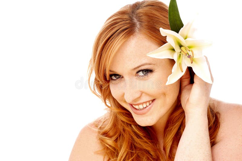 Giovane Bella Donna Con Il Fiore Fotografia Stock - Immagine di ...