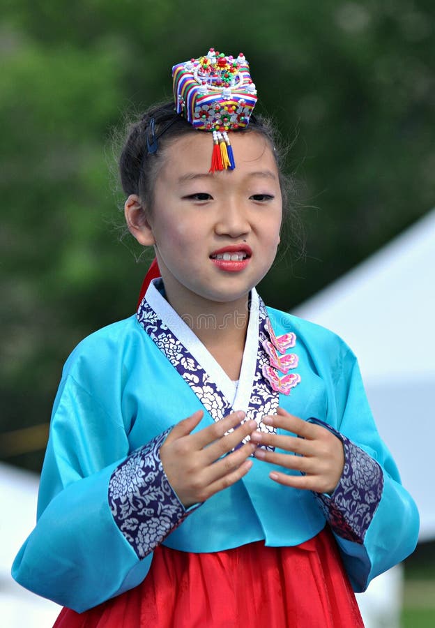 Giovani Ragazzi Coreani Prima Di Una Parata Immagine Stock Editoriale ...