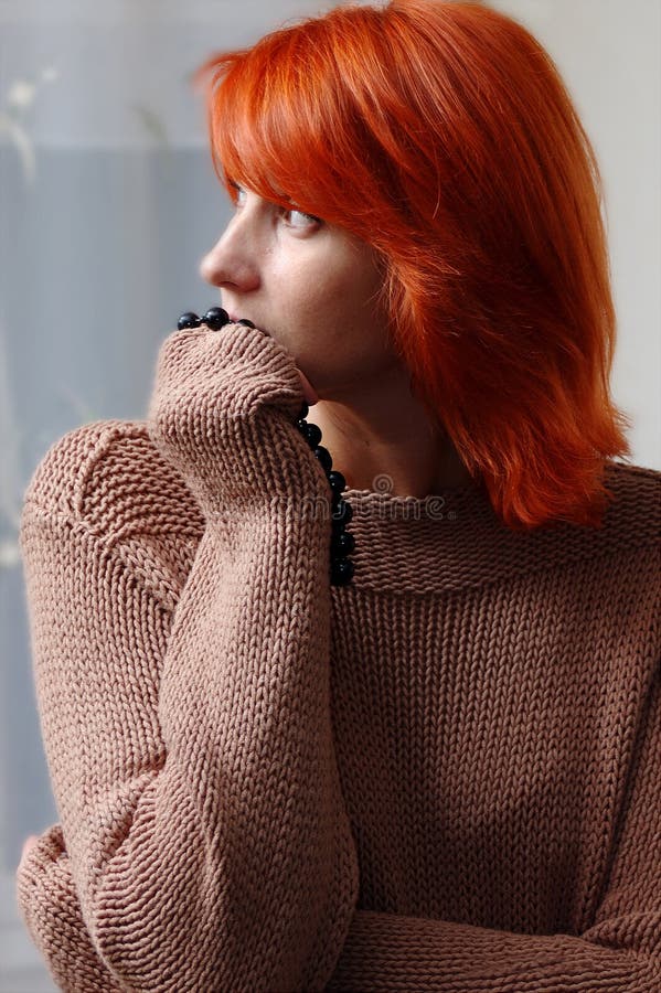 Giovane Donna Con Capelli Rossi Immagine. Immagine: 4294147