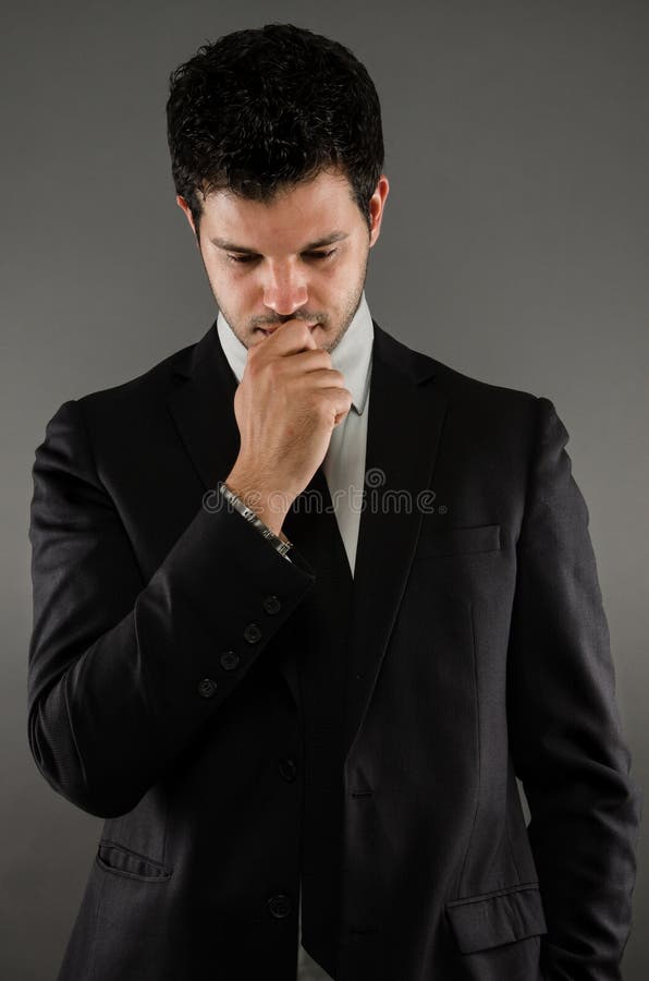 Giovane Professionista in Vestito Fotografia Stock - Immagine di nero ...