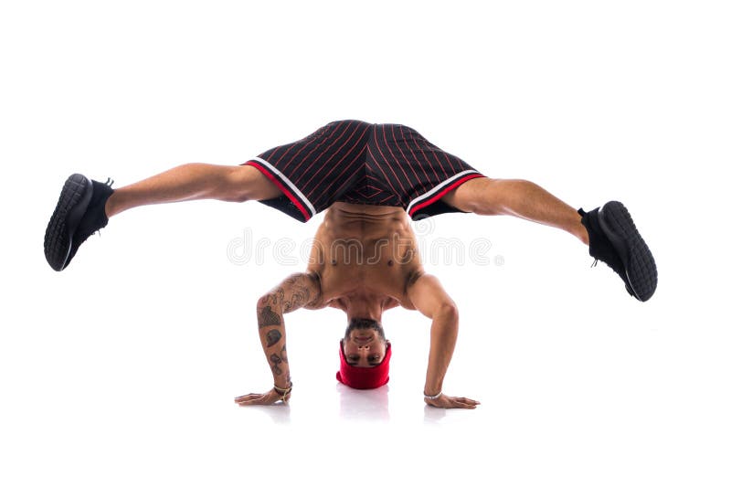 Giovane Senza Camicia D'avanguardia Atletico Che Fa Routine Di Break ...