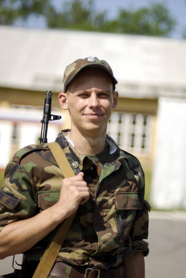 Giovane soldato immagine stock. Immagine di dovere, militare - 2588335