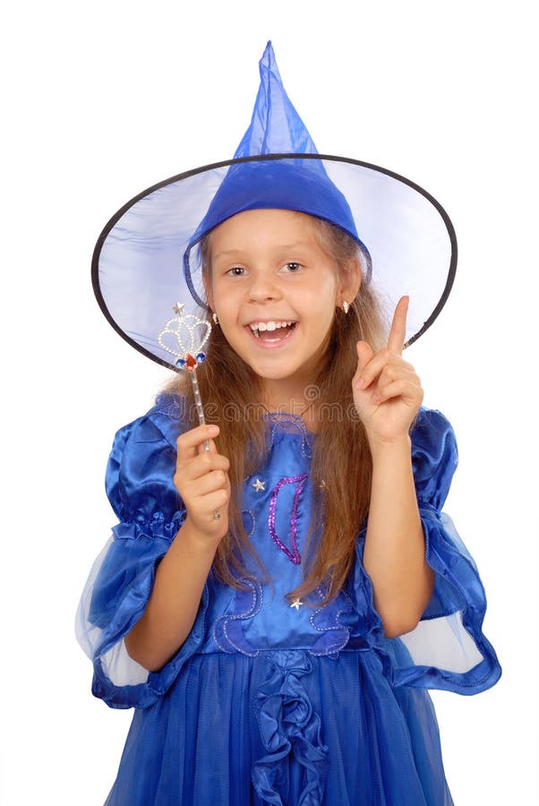 Giovane Strega Con Una Bacchetta Magica Fotografia Stock - Immagine di ...