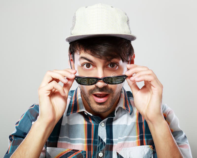 Giovani confusi immagine stock. Immagine di atteggiamento - 94661865