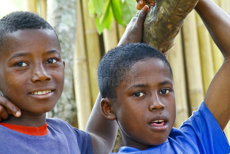 Giovani Ragazzi Malgasci Bei Immagine Editoriale - Immagine di chiusura ...