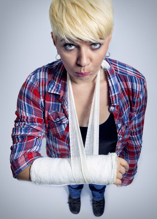 Take Care Of The Young Lady Cast