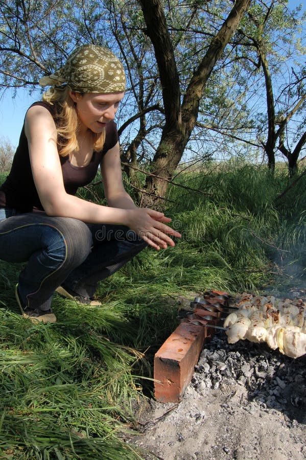 Girl cooking a barbecue stock image. Image of people, barbecue - 2517007