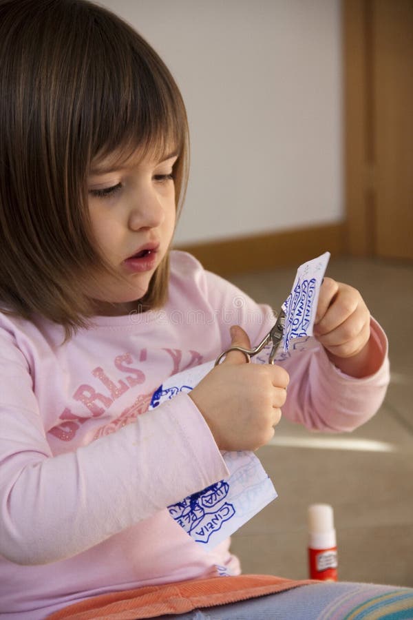 33+ Cutting girl paper Free Stock Photos - StockFreeImages