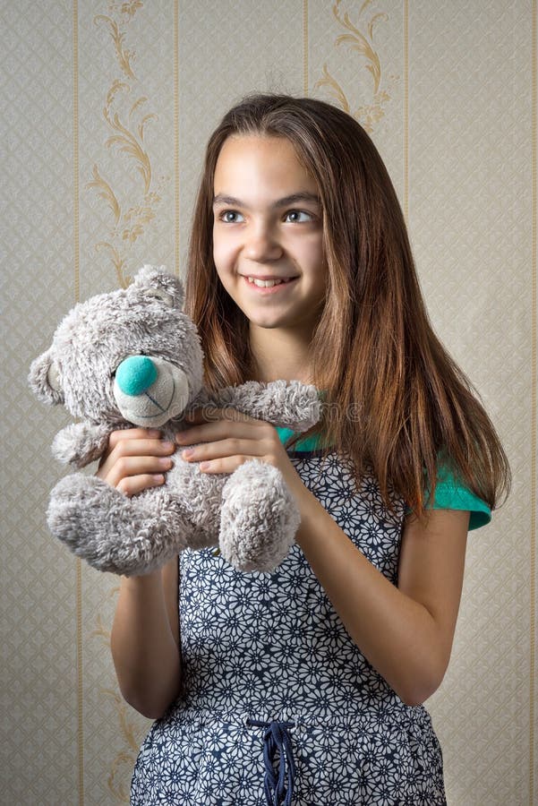 189 Cute 11 Year Old Girl Smiling Stock Photos - Free & Royalty-Free ...