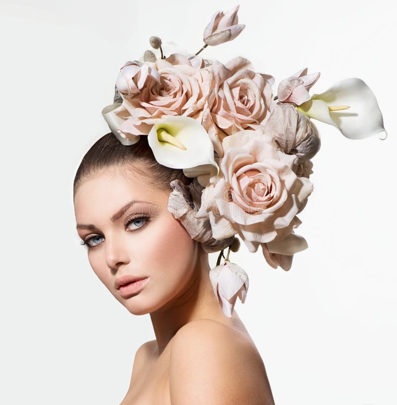 Girl Modelo Con El Pelo De Las Flores Imagen de archivo - Imagen de ...