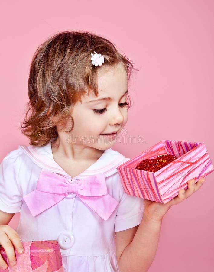 22+ Little girl opening present Free Stock Photos - StockFreeImages