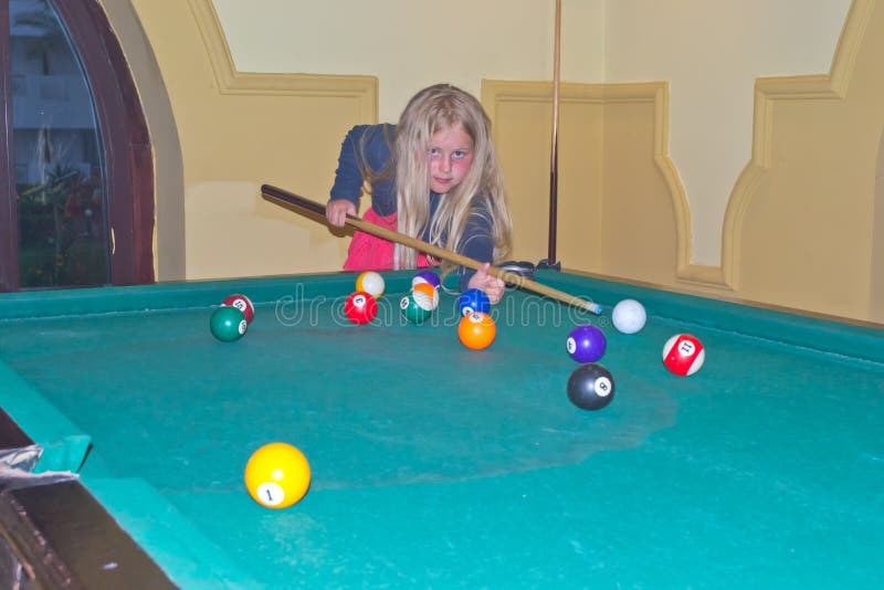 Girl playing billiards stock image. Image of logic, ball - 38920535