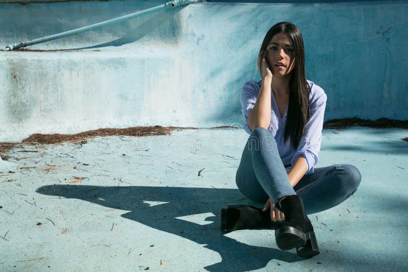 Girl Pose in a Swimming Pool Stock Photo - Image of summer, model: 80937990