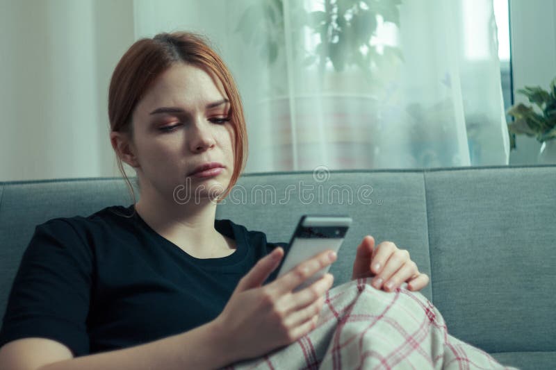 The Girl is Procrastinating: Lying with a Phone in Her Hands, a Lazy ...