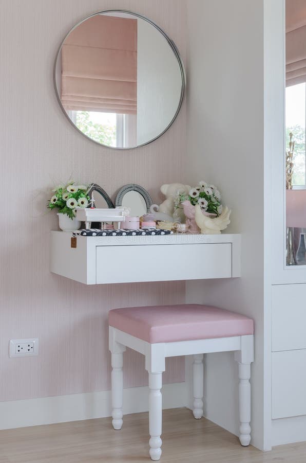 Girl S Dressing Table with Pink Chair Stock Photo - Image of chair ...