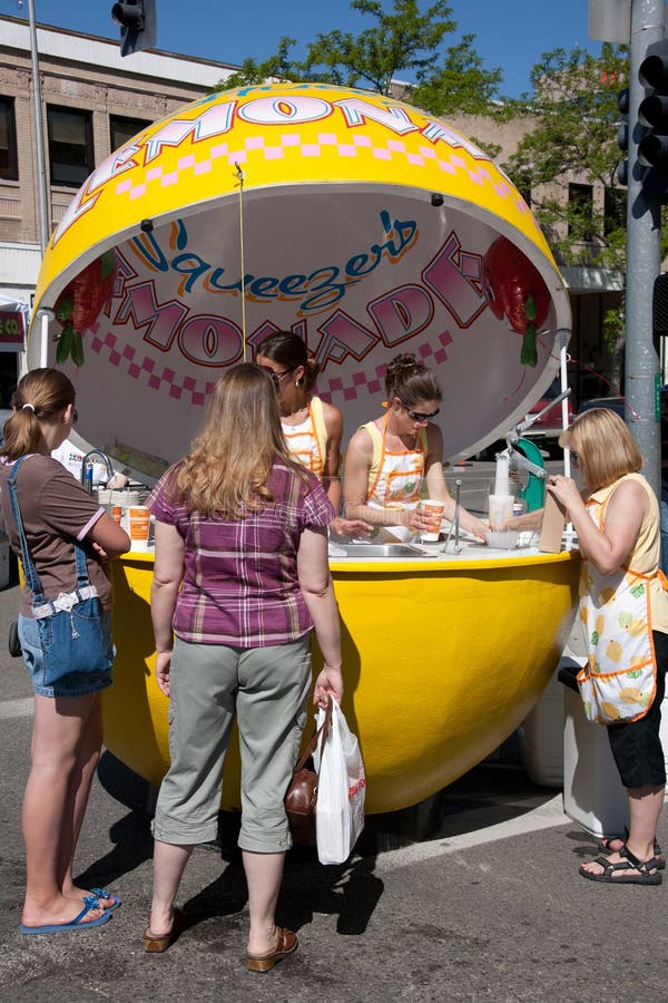 Girl Scouts Squeezers Lemonade Stand Editorial Stock Photo - Image of ...