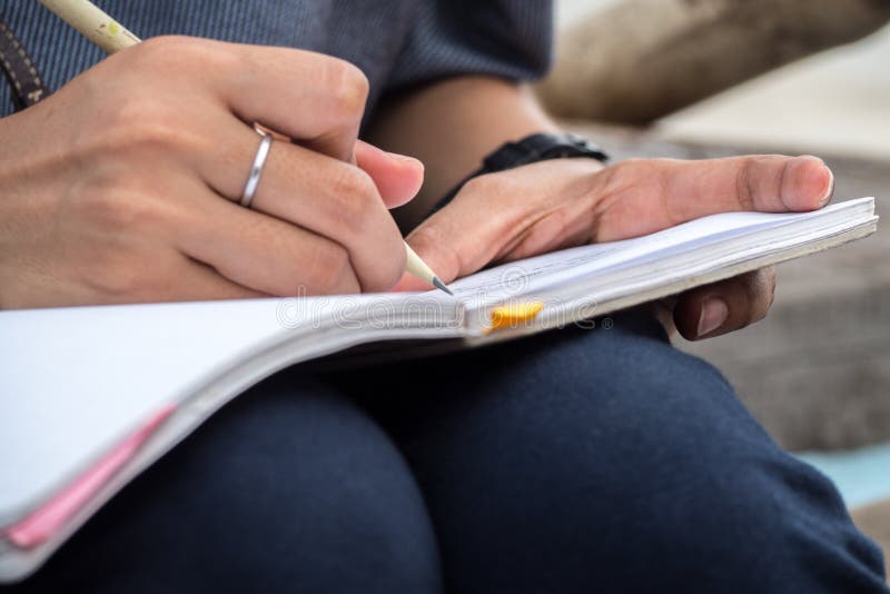 Young Girl Looking at the Camera with Shocked Expression, Mouth Wide ...