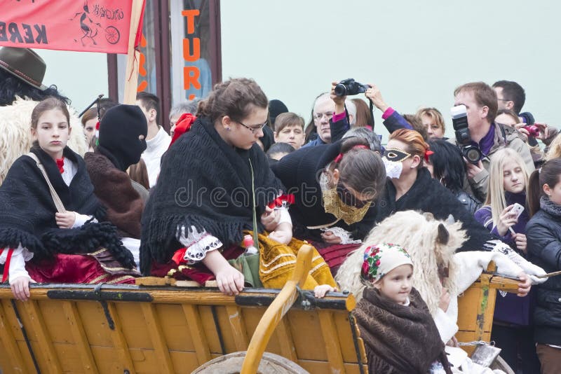 Girles De Sokac No Traje Tradicional Fotografia Editorial - Imagem de ...