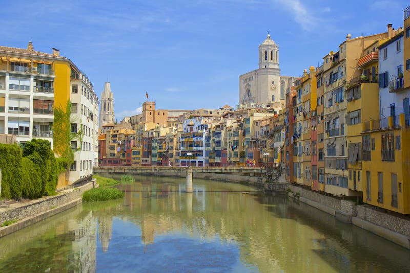 Girona, Spanje stock foto. Afbeelding bestaande uit brug - 72770452