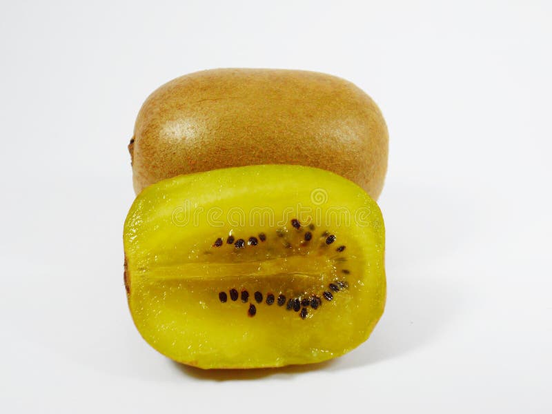 Giwi en el fondo blanco imagen de archivo. Imagen de anaranjado - 83140979