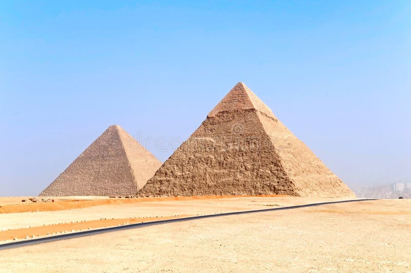 Giza pyramider arkivfoto. Bild av kairo, väg, himmel - 12339520