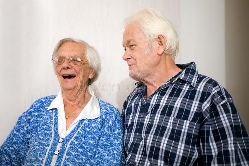 Glückliche alte Leute stockfoto. Bild von pensionär, verhältnis - 13852540
