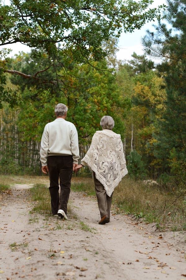 Nette alte Leute stockfoto. Bild von männer, lebensstil - 42947600